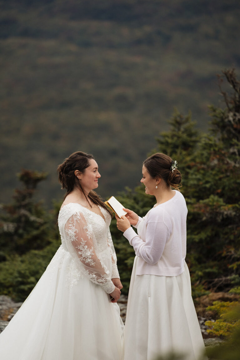 How to Elope in Stowe, Vermont: A Romantic Mountain Escape All Year ...